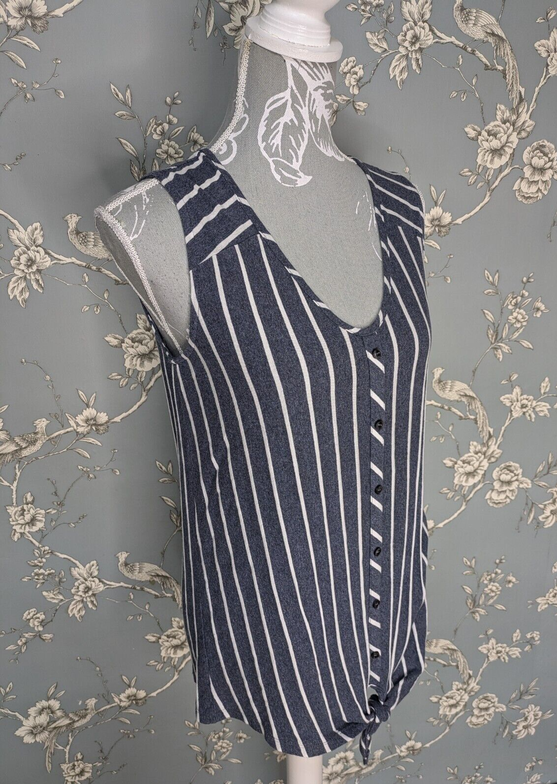Women's Sleeveless Top Size 12 Blue Stripy V-neck front knot Casual ...
